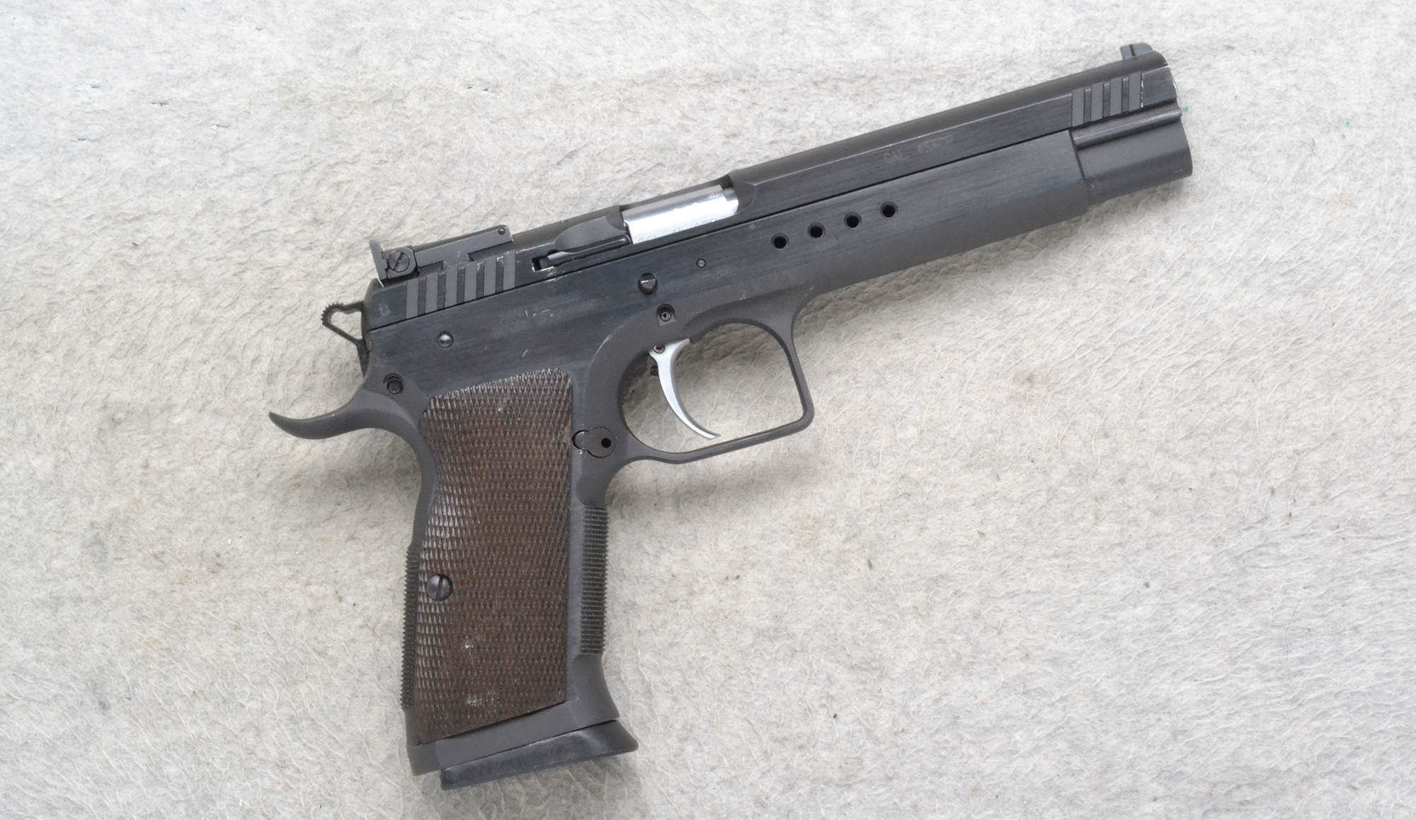 EAA ~ Witness Hunter ~ .45 ACP | Bass Pro Shops